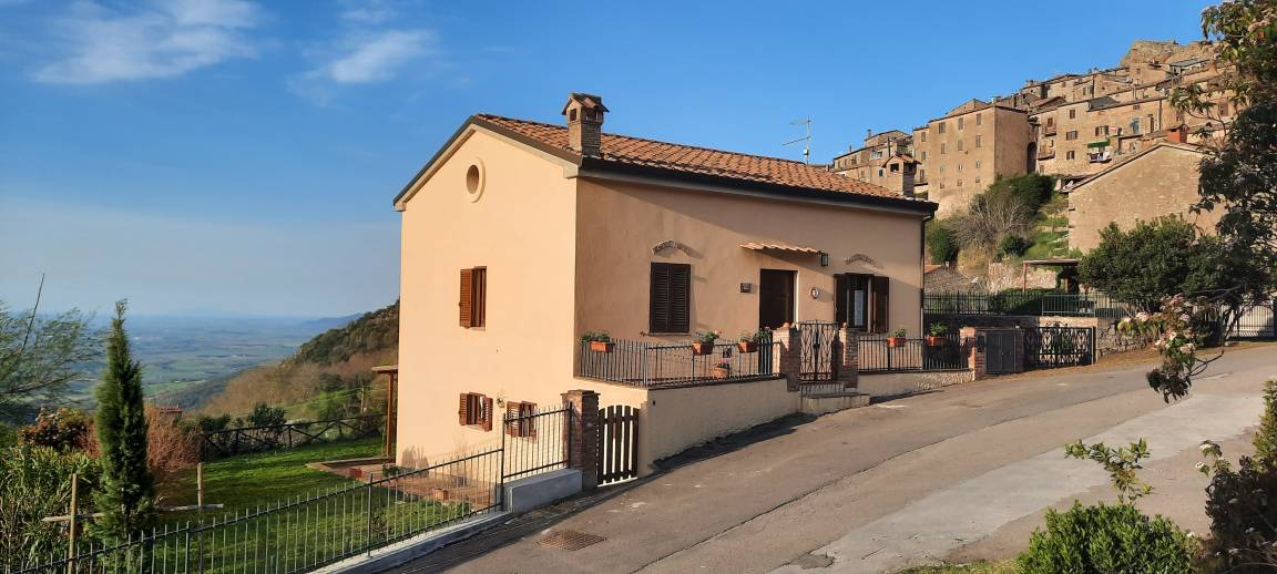 120 M² Villa ∙ 3 Bedrooms ∙ 8 Guests - Tuscany