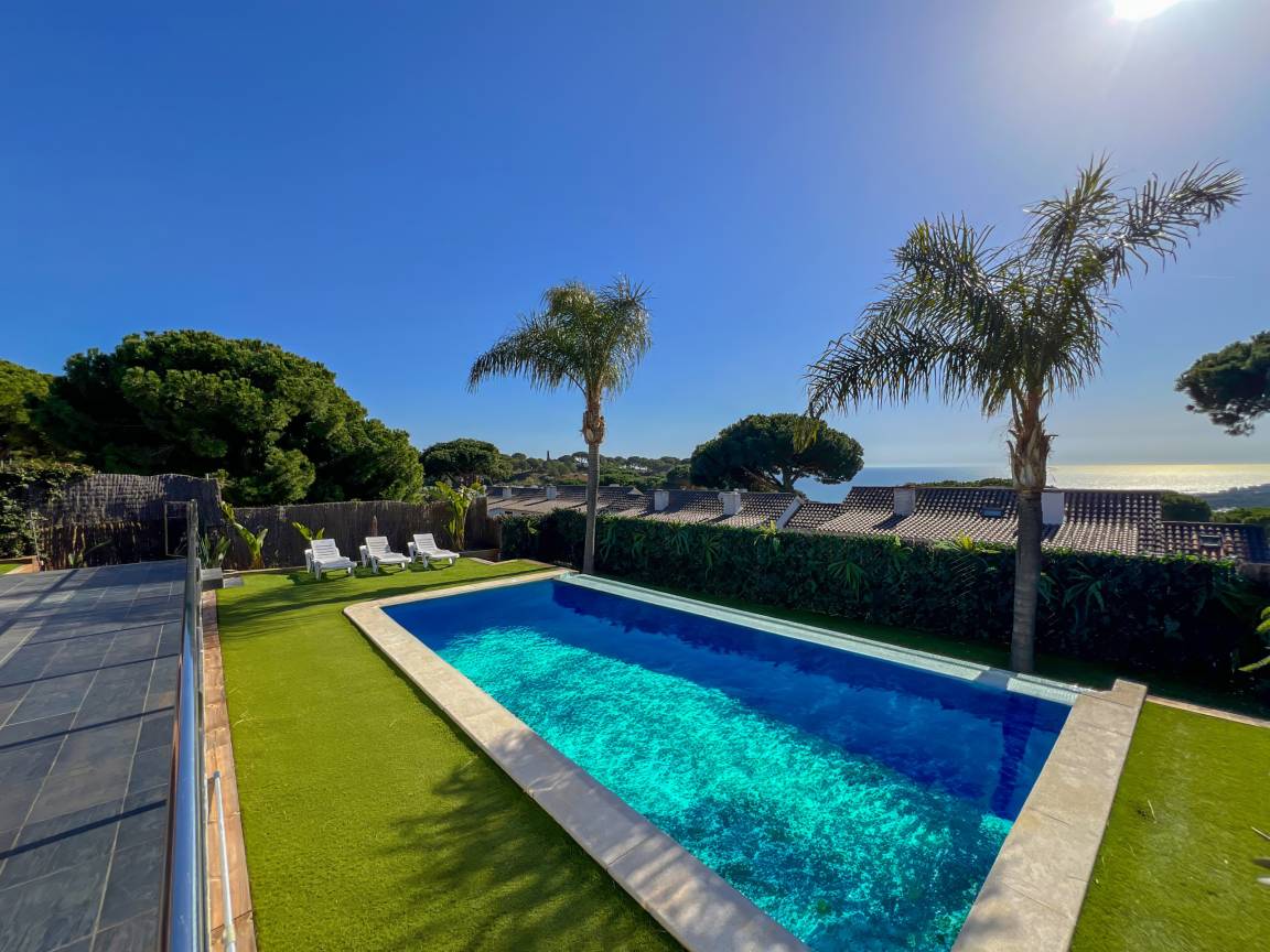 250 M² Villa ∙ 4 Habitaciones ∙ 8 Huéspedes - Caldes d'Estrac