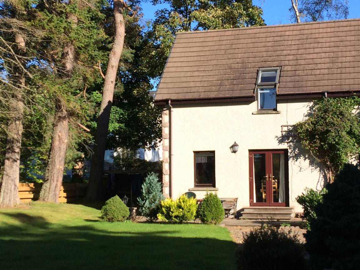 80 M² Apartment ∙ 2 Bedrooms ∙ 4 Guests - Kingussie