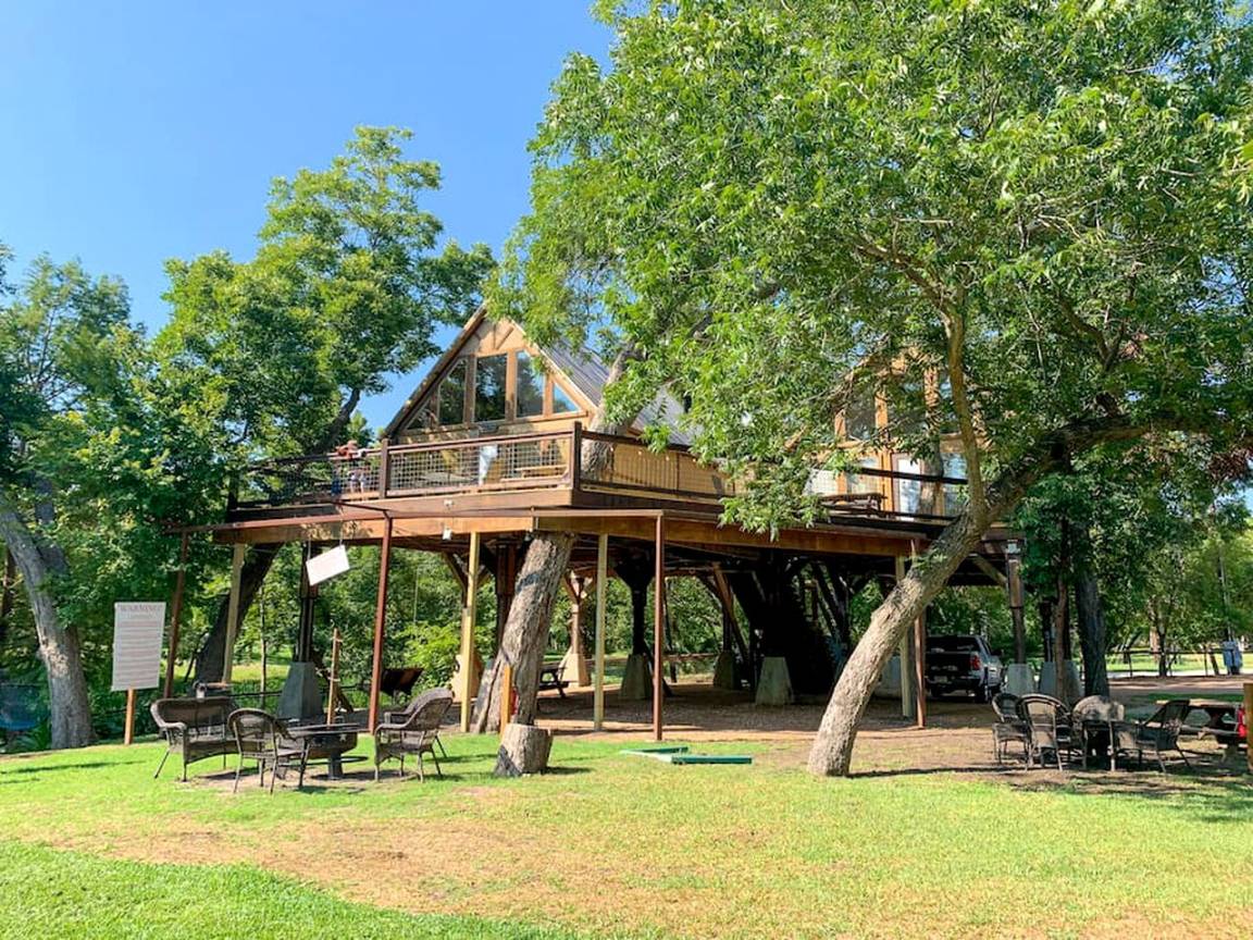 Camping-unterkunft ∙ 1 Schlafzimmer ∙ 8 Gäste - Seguin, TX