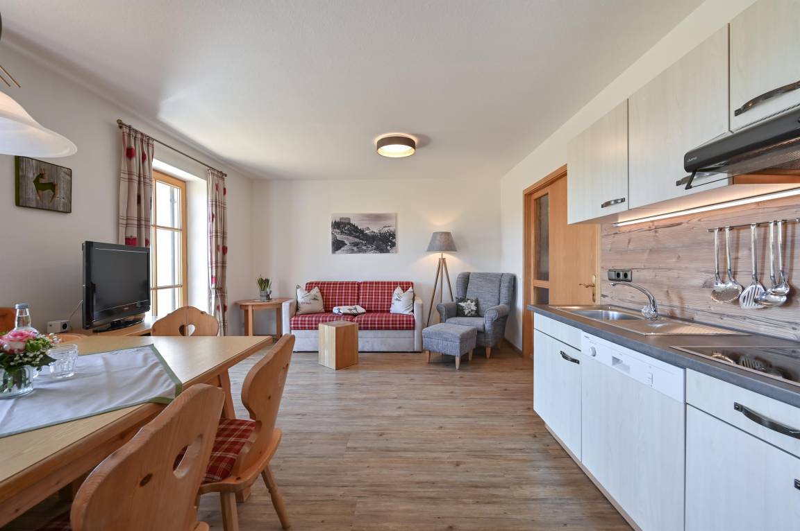 68 M² Ferienwohnung ∙ 2 Schlafzimmer ∙ 4 Gäste - Seeg