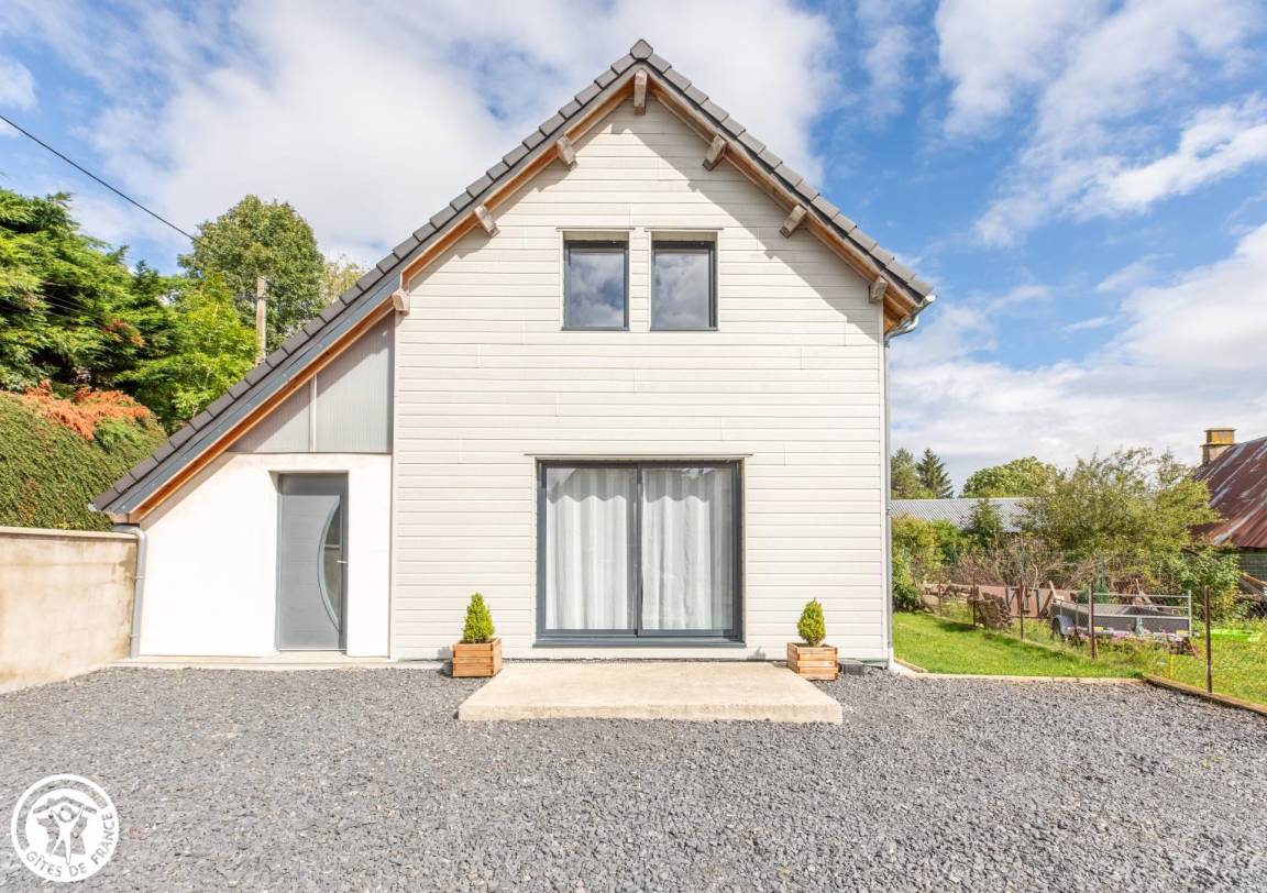 75 M² Gîte ∙ 2 Chambres ∙ 4 Personnes - Super-Besse