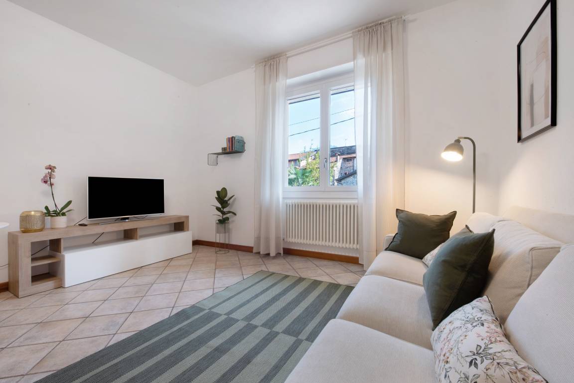 102 M² Ferienwohnung ∙ 3 Schlafzimmer ∙ 5 Gäste - Mandello del Lario