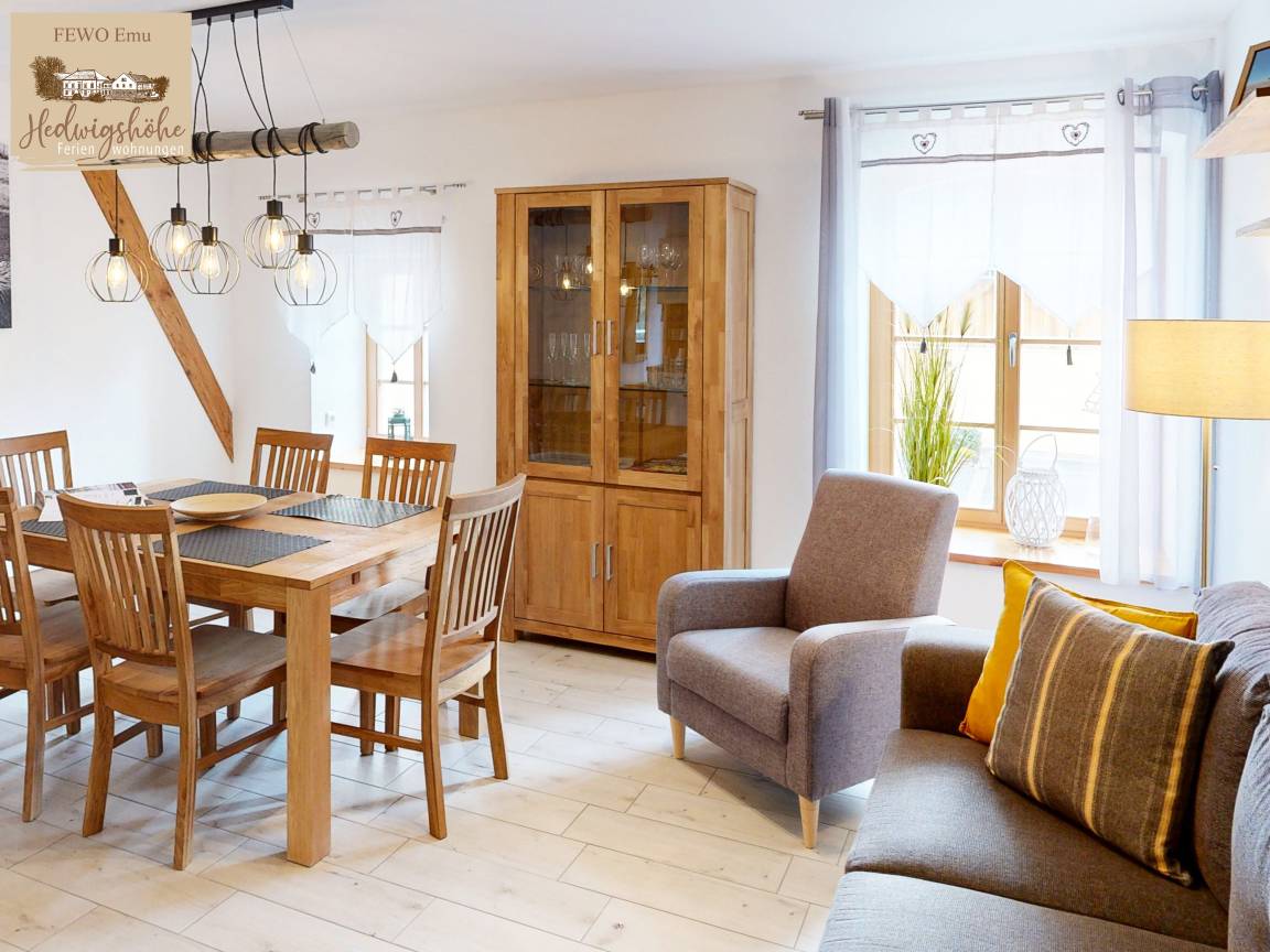 65 M² Ferienwohnung ∙ 2 Schlafzimmer ∙ 5 Gäste - Bischofswerda