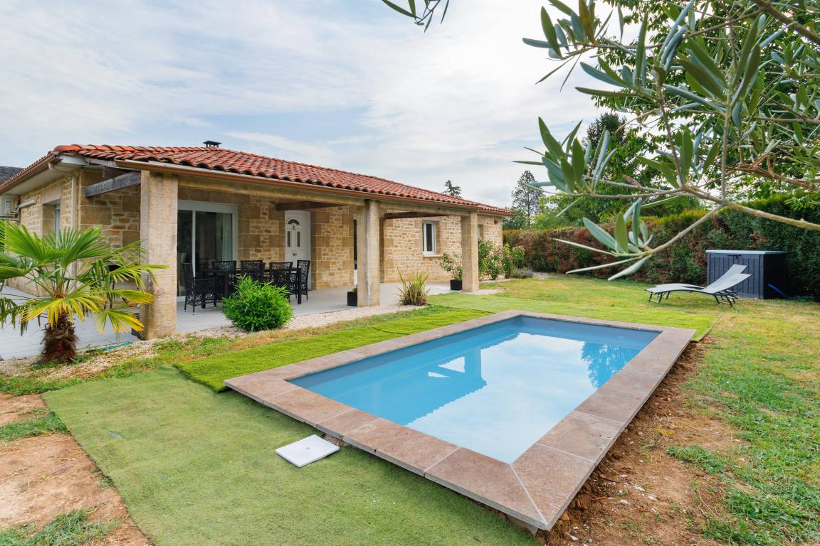 125 M² Huis ∙ 4 Slaapkamers ∙ 8 Gasten - Terrasson-Lavilledieu