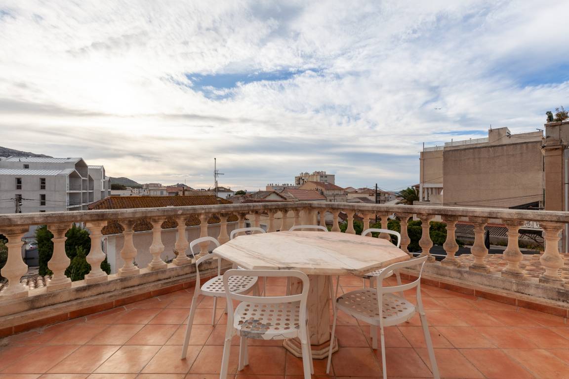 102 M² Apartment ∙ 4 Bedrooms ∙ 5 Guests - Marseille