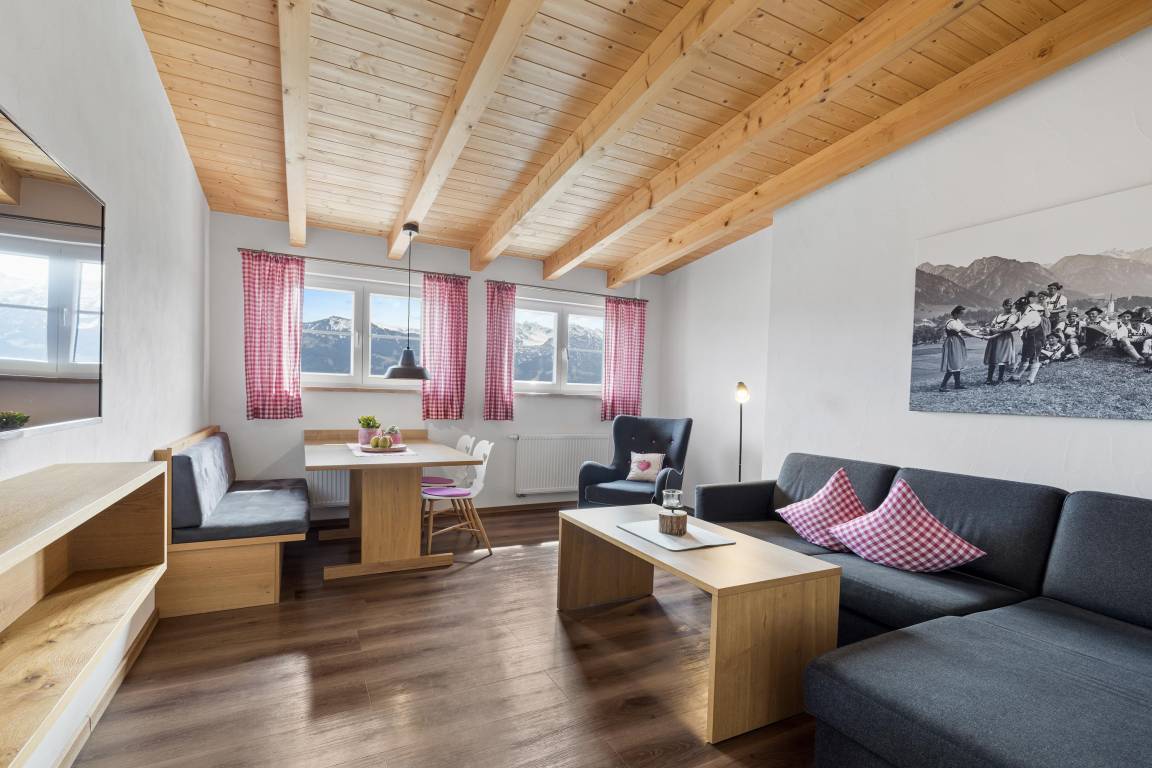 75 M² Ferienwohnung ∙ 2 Schlafzimmer ∙ 4 Gäste - Bolsterlang
