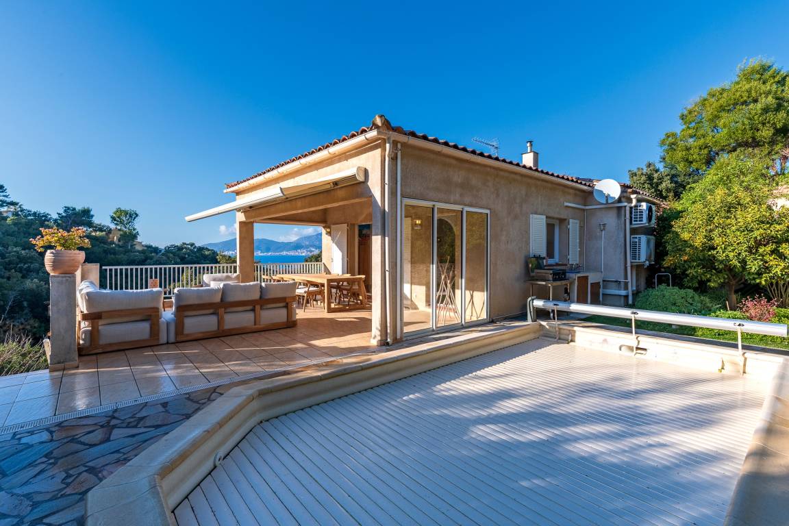 90 M² House ∙ 3 Bedrooms ∙ 6 Guests - Ajaccio