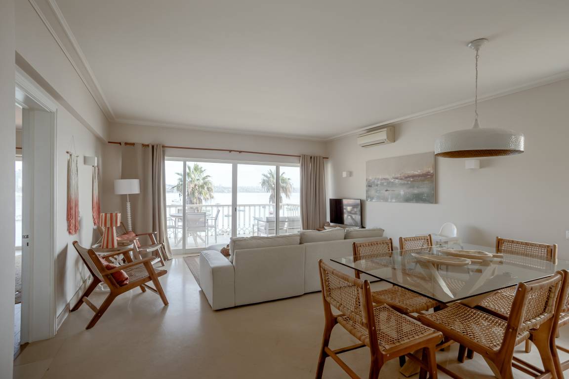 131 M² Apartamento ∙ 2 Habitaciones ∙ 6 Huéspedes - Estoril
