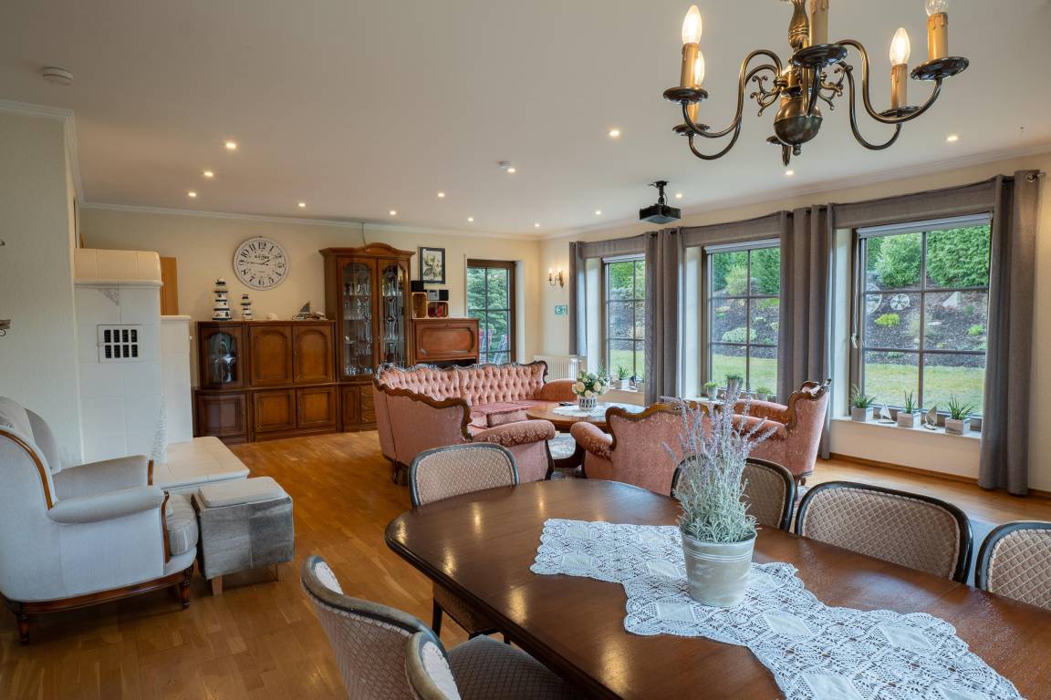 226 M² Ferienhaus ∙ 4 Schlafzimmer ∙ 10 Gäste - Saarburg