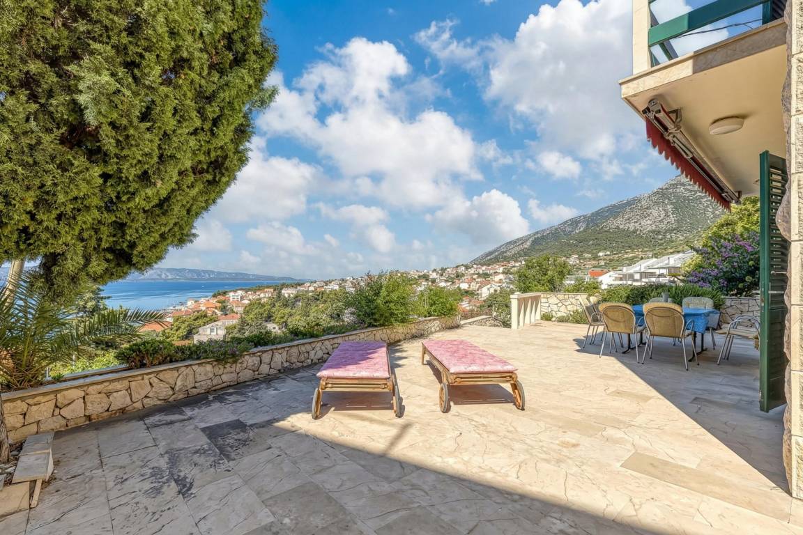 160 M² Ferienhaus ∙ 4 Schlafzimmer ∙ 10 Gäste - Bol