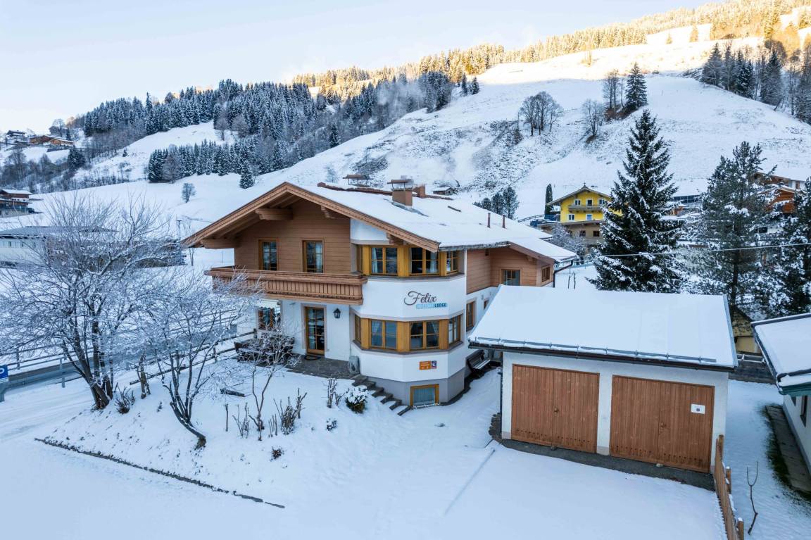 260 M² Chalet ∙ 8 Schlafzimmer ∙ 25 Gäste - Saalbach-Hinterglemm