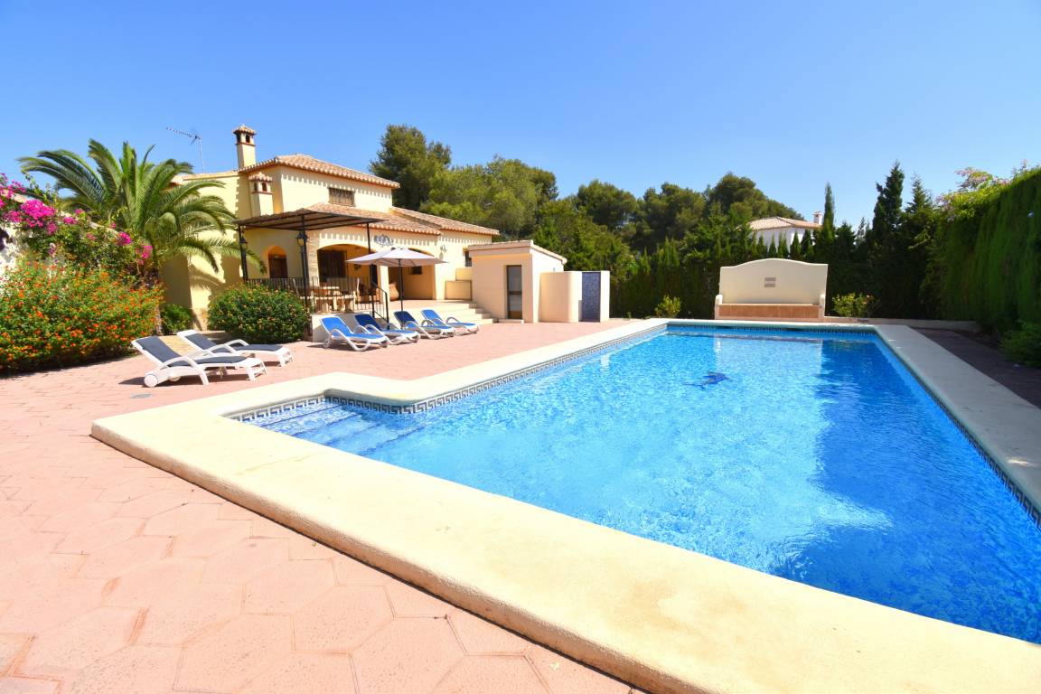 150 M² Chalet ∙ 3 Habitaciones ∙ 6 Huéspedes - Jávea
