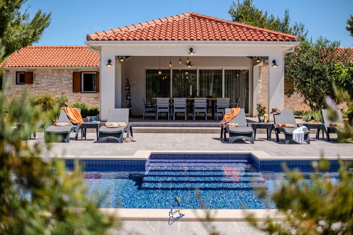 171 M² Villa ∙ 4 Schlafzimmer ∙ 10 Gäste - Milna