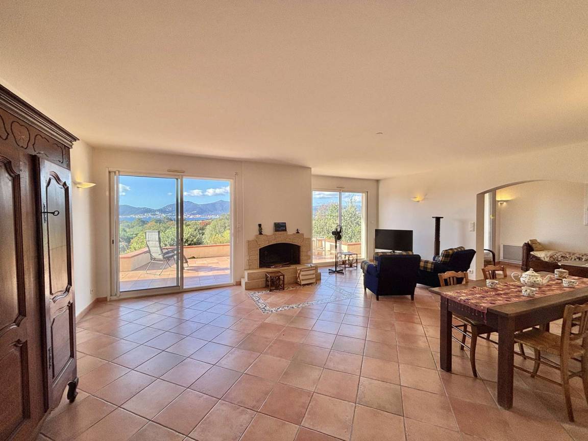 170 M² House ∙ 3 Bedrooms ∙ 5 Guests - Ajaccio