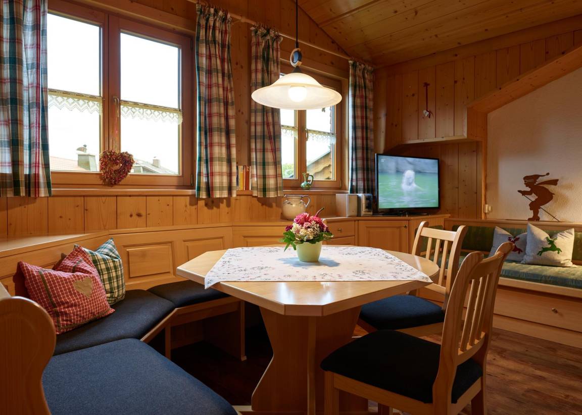 85 M² Ferienwohnung ∙ 2 Schlafzimmer ∙ 4 Gäste - Oberjoch