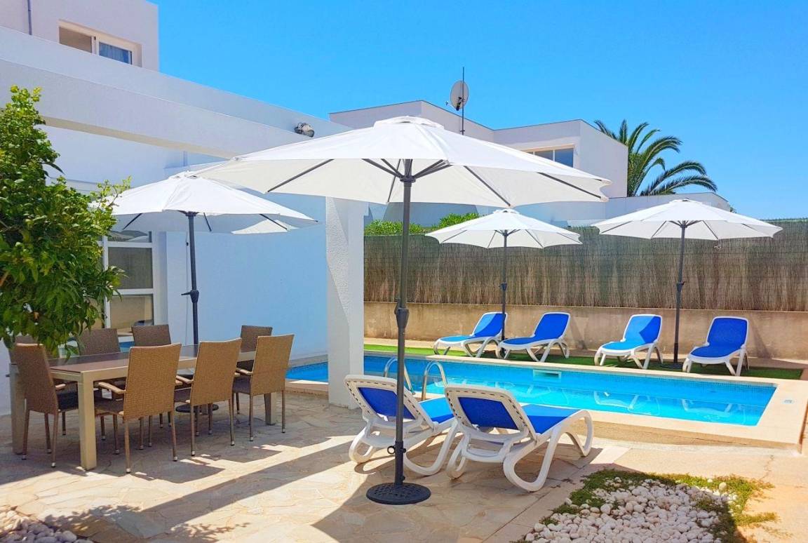 180 M² Casa ∙ 4 Habitaciones ∙ 8 Huéspedes - Can Picafort