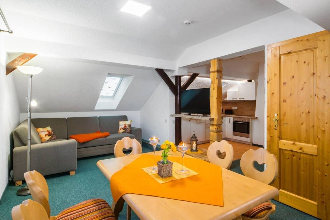 50 M² Ferienwohnung ∙ 2 Schlafzimmer ∙ 4 Gäste - Steinbach-Hallenberg