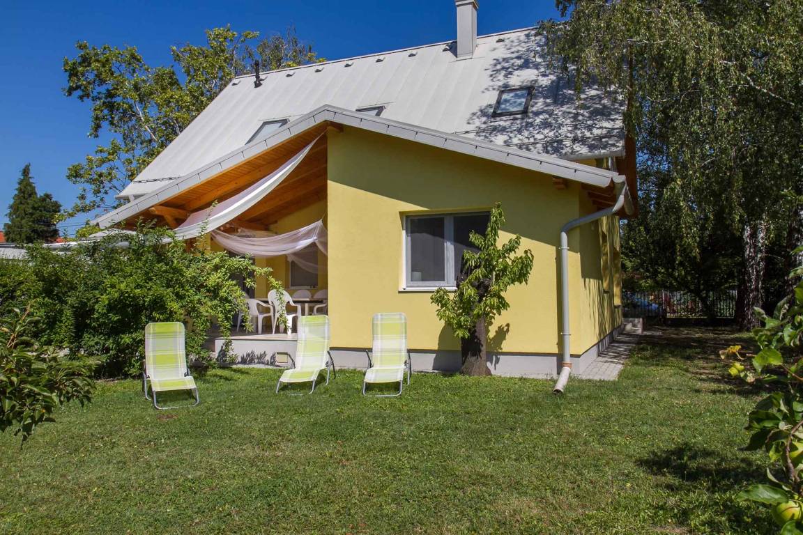 120 M² House ∙ 4 Bedrooms ∙ 8 Guests - Lake Balaton