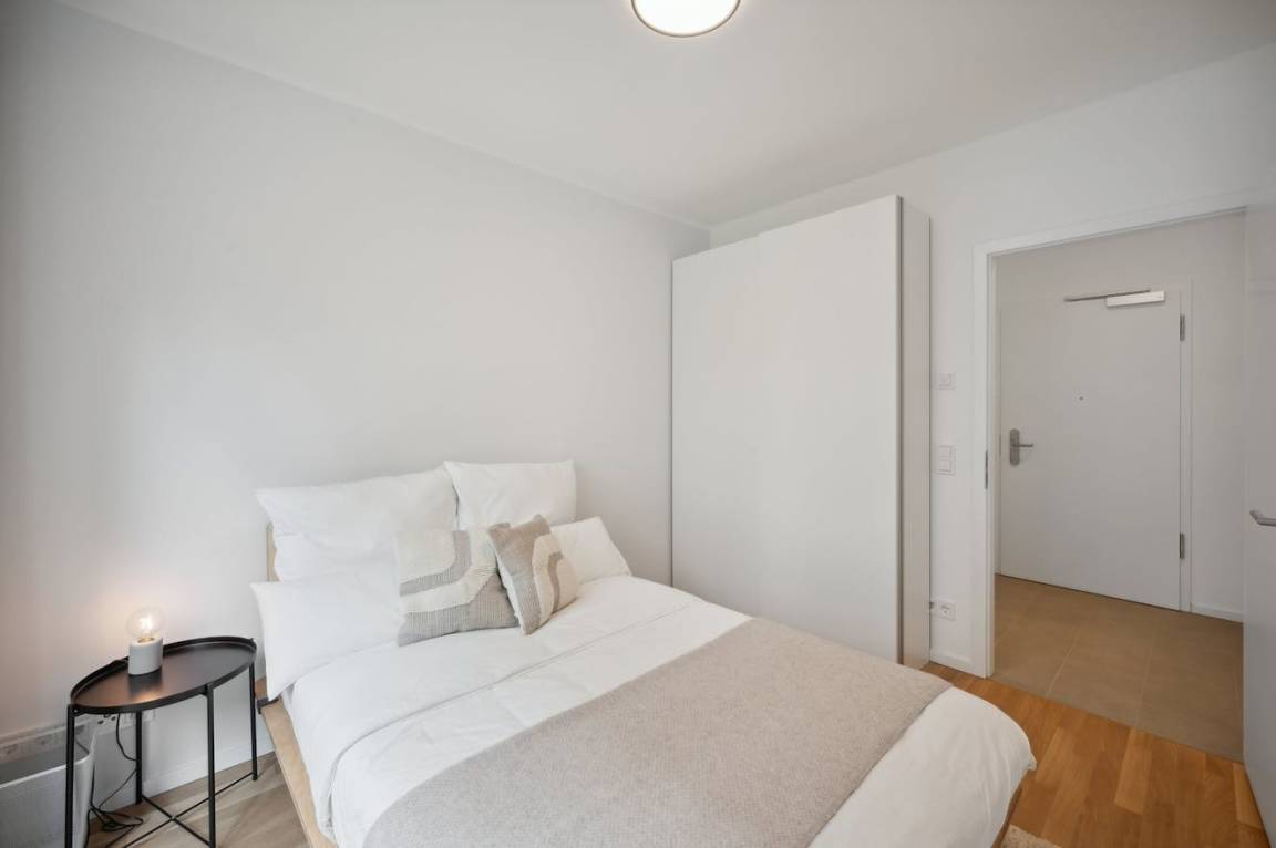 68 M² Private Room ∙ 1 Bedroom ∙ 1 Guest - Berlin