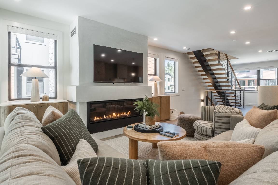 256 M² House ∙ 4 Bedrooms ∙ 8 Guests - Mammoth Lakes, CA