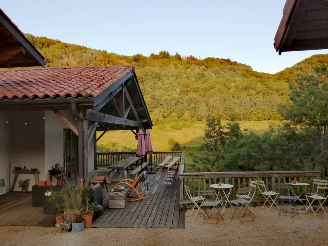 200 M² Gîte ∙ 7 Chambres ∙ 15 Personnes - Ambérieu-en-Bugey
