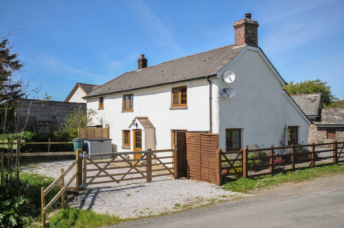 Cottage ∙ 3 Bedrooms ∙ 6 Guests - Holsworthy