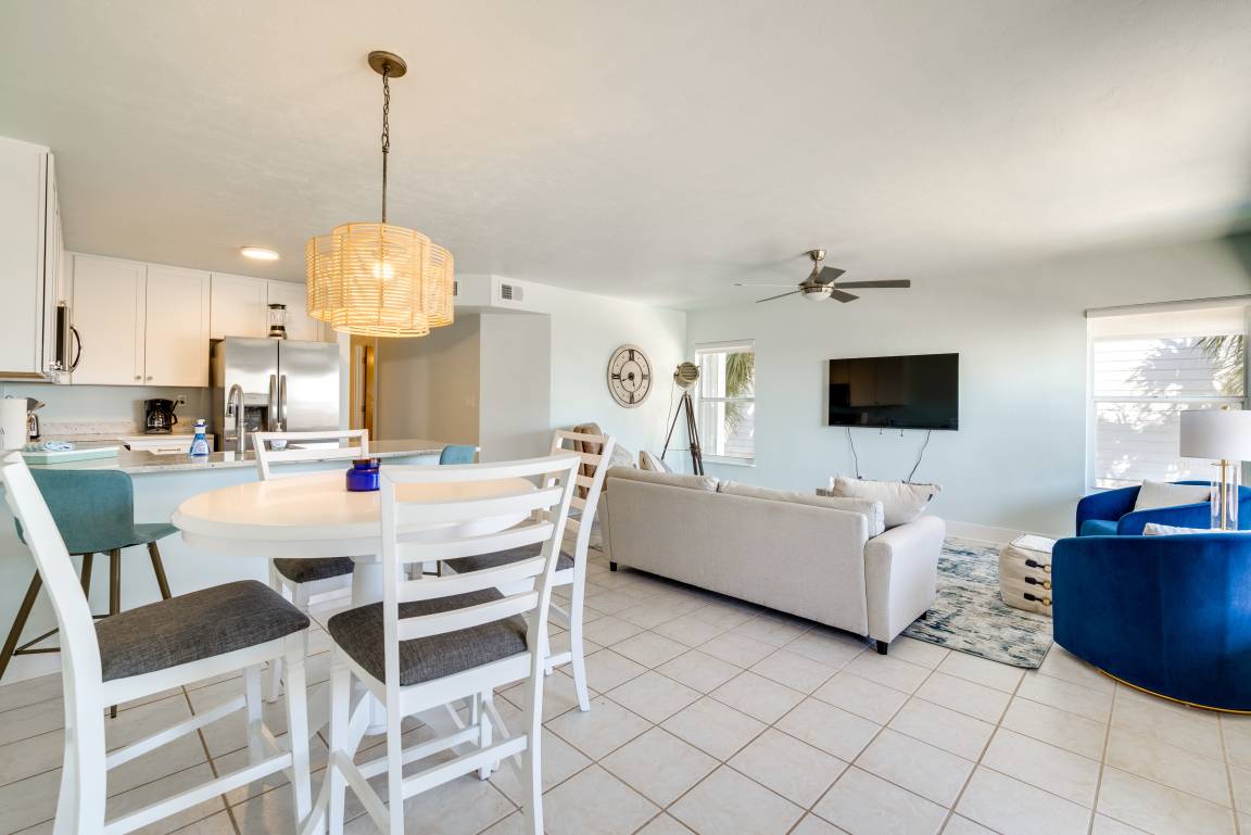 96 M² Apartment ∙ 2 Bedrooms ∙ 4 Guests - Cedar Key, FL