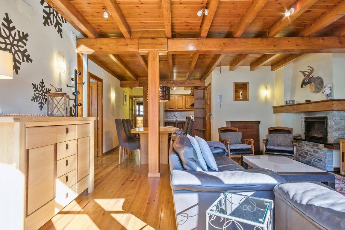 88 M² Apartamento ∙ 3 Habitaciones ∙ 7 Huéspedes - Salardú