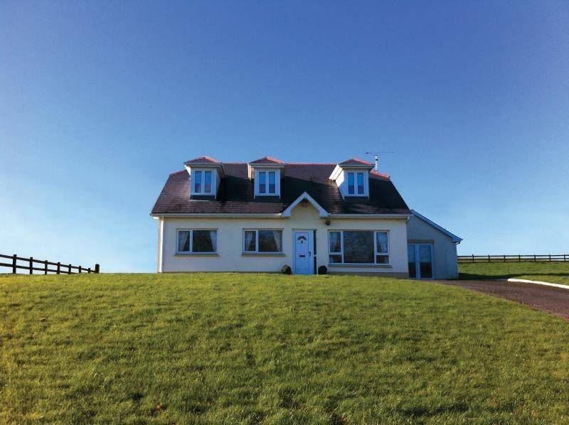 200 M² House ∙ 6 Bedrooms ∙ 15 Guests - Cavan