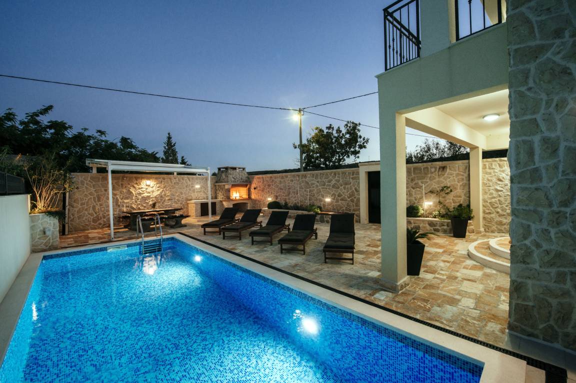 140 M² Villa ∙ 4 Schlafzimmer ∙ 8 Gäste - Starigrad-Paklenica