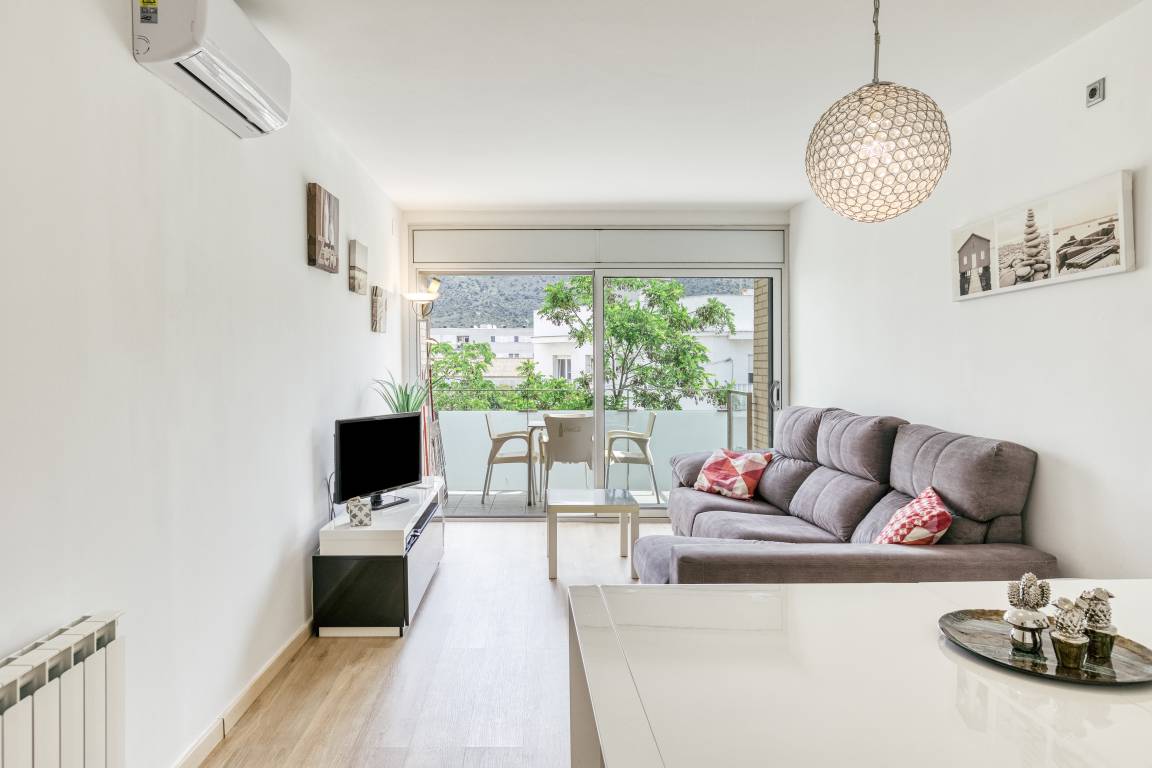 95 M² Apartment ∙ 3 Bedrooms ∙ 7 Guests - Roses