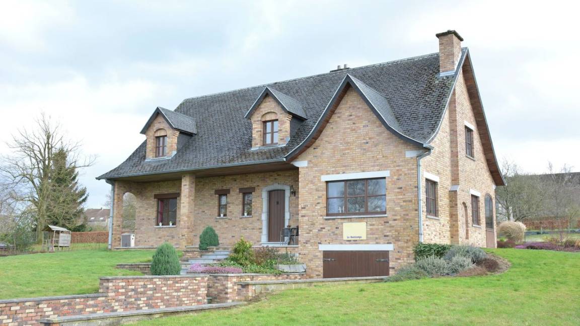 200 M² Appartement ∙ 6 Chambres ∙ 15 Personnes - Rendeux