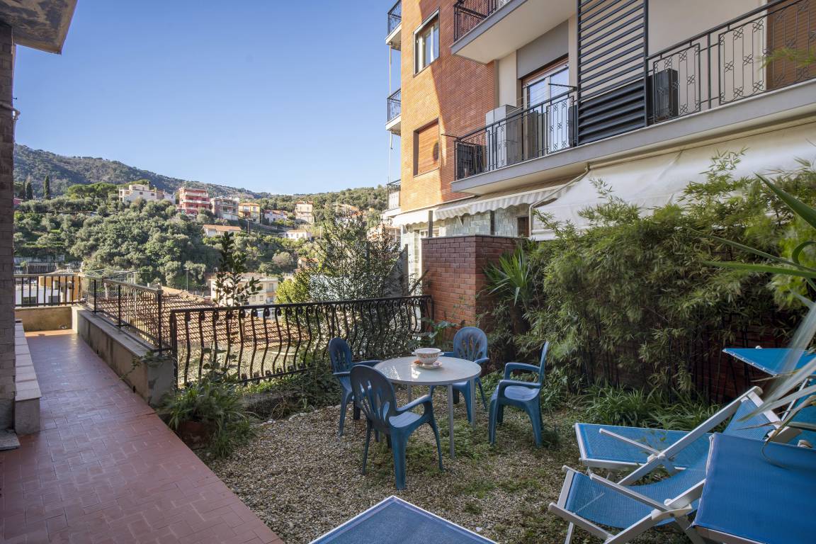 100 M² Apartment ∙ 2 Bedrooms ∙ 6 Guests - Alassio