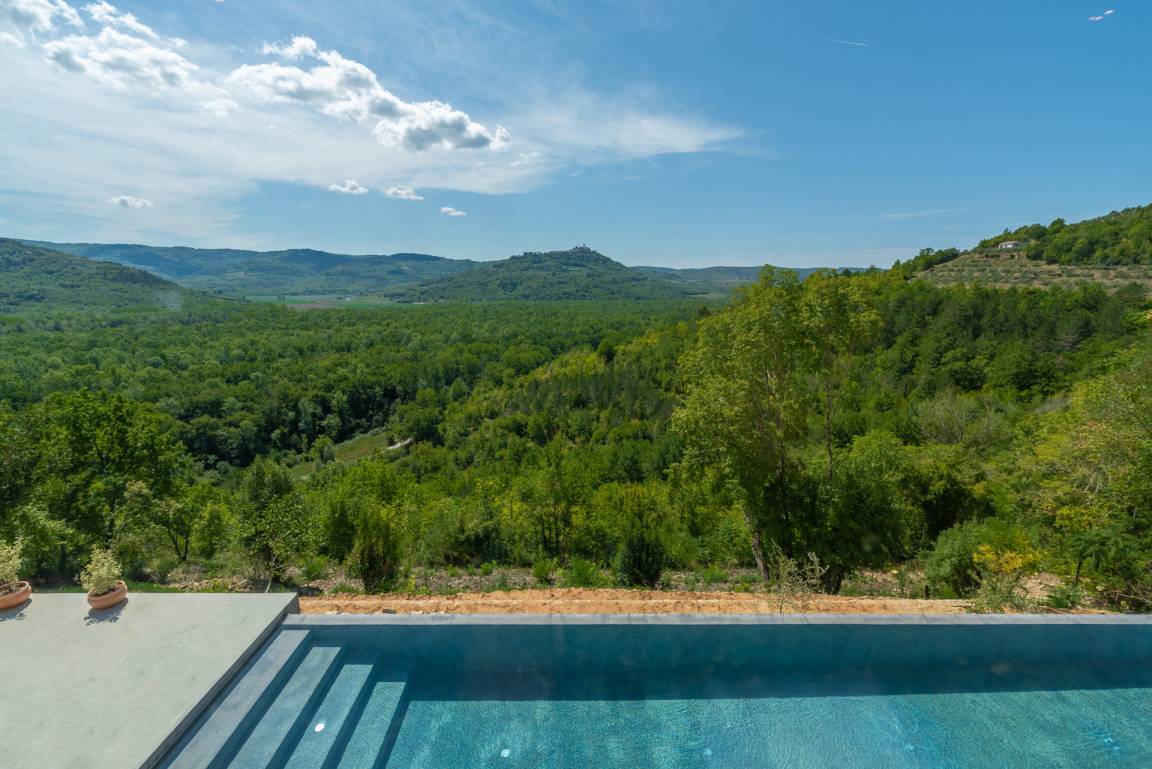 360 M² Villa ∙ 4 Bedrooms ∙ 8 Guests - Motovun