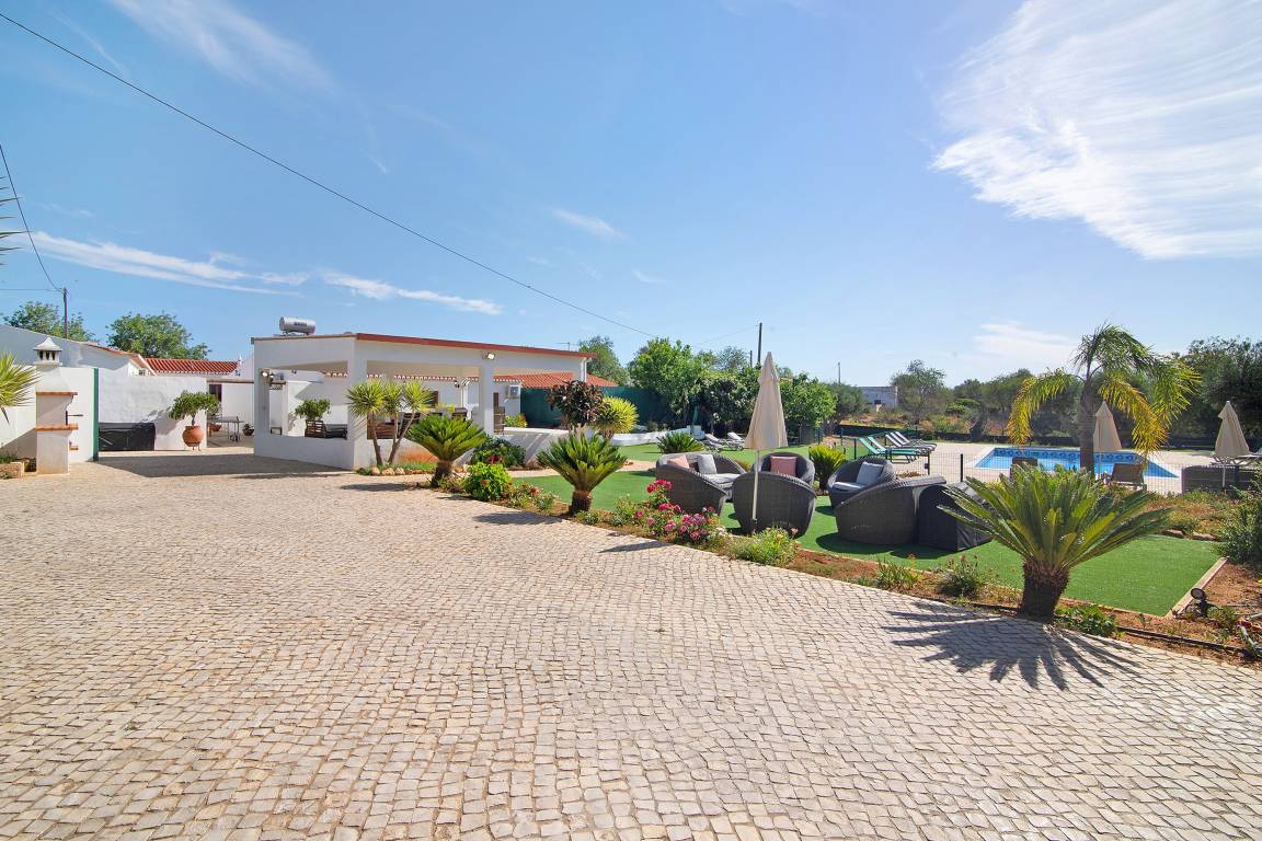 300 M² House ∙ 8 Bedrooms ∙ 16 Guests - Albufeira