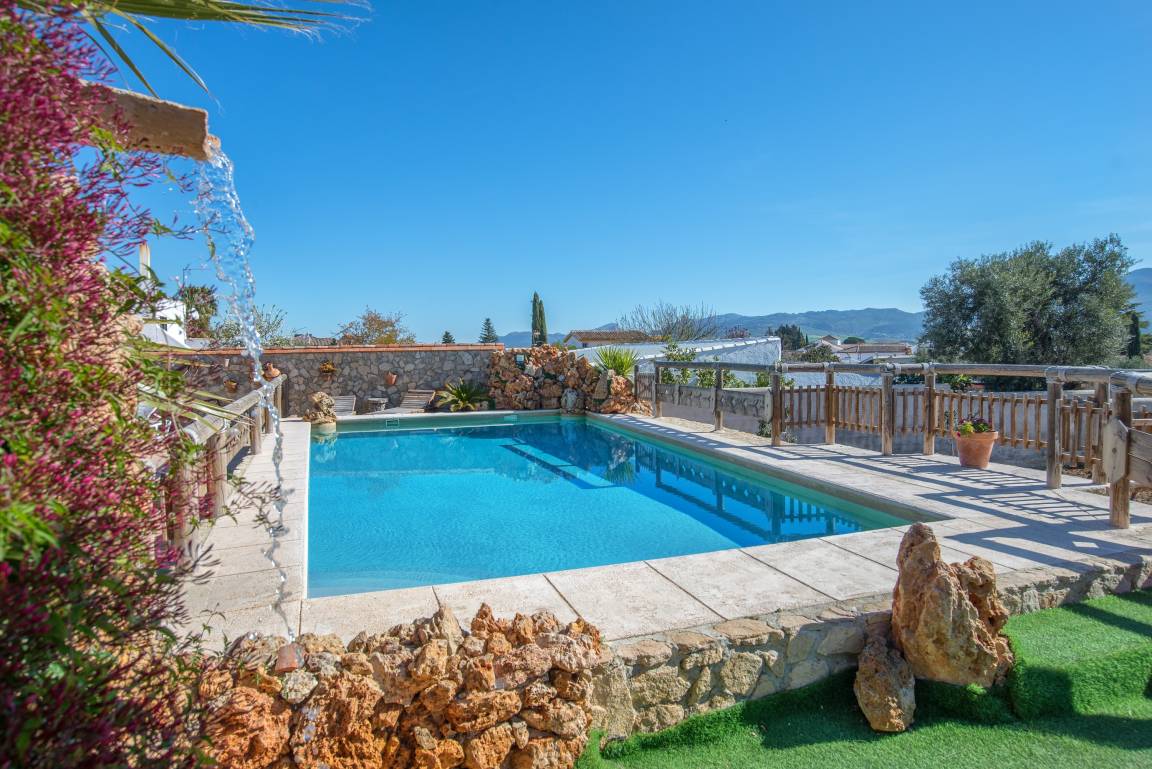 210 M² Casa ∙ 5 Habitaciones ∙ 10 Huéspedes - Ronda