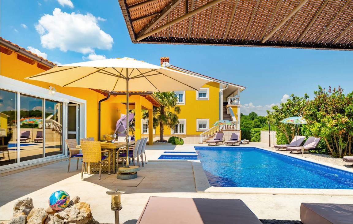 86 M² Apartamento ∙ 3 Habitaciones ∙ 6 Huéspedes - Labin