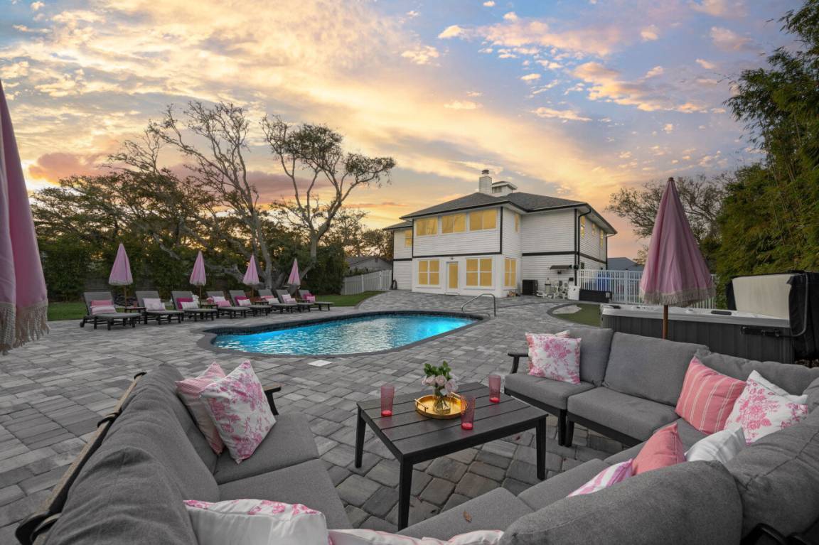 300 M² House ∙ 6 Bedrooms ∙ 24 Guests - St. Augustine, FL
