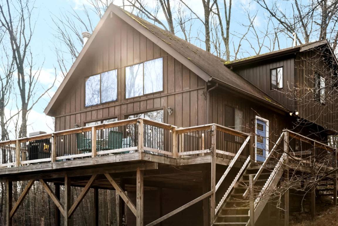 House ∙ 3 Bedrooms ∙ 6 Guests - Great Cacapon, WV
