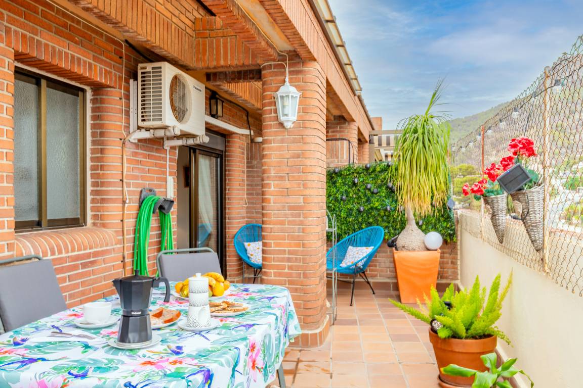 81 M² Apartment ∙ 3 Bedrooms ∙ 6 Guests - Calp