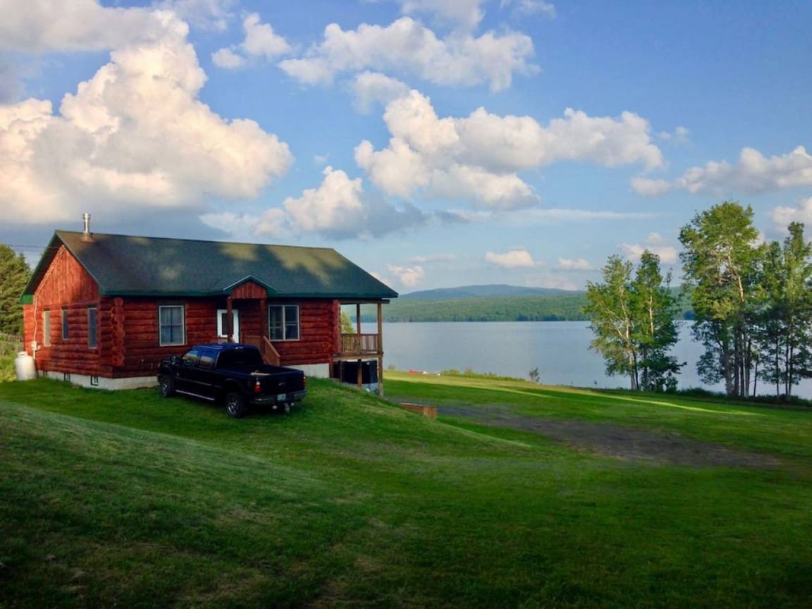 Studio Flat ∙ 3 Bedrooms ∙ 7 Guests - Pittsburg, NH