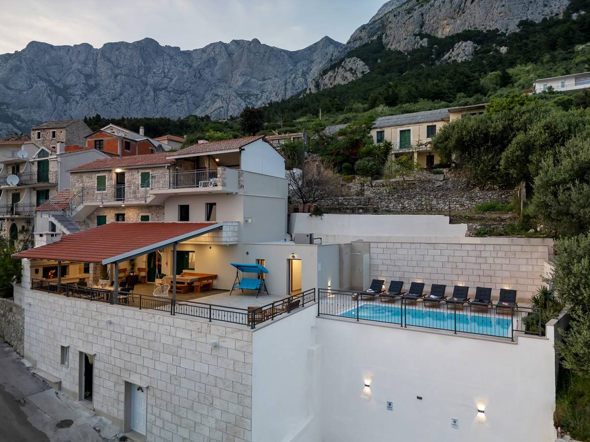 234 M² Huis ∙ 3 Slaapkamers ∙ 7 Gasten - Makarska