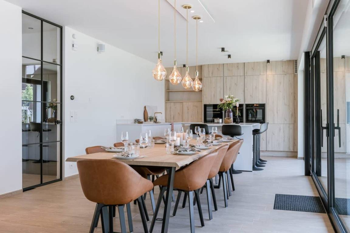 300 M² Villa ∙ 4 Chambres ∙ 10 Personnes - Damme, Belgique