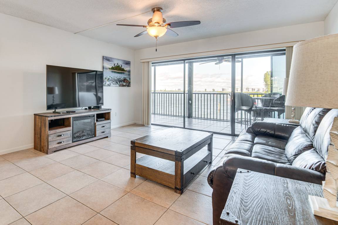 130 M² Apartment ∙ 2 Bedrooms ∙ 4 Guests - Cocoa Beach, FL