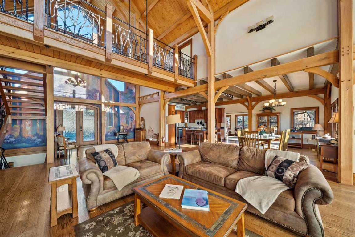 381 M² Lodge ∙ 5 Bedrooms ∙ 12 Guests - North Carolina