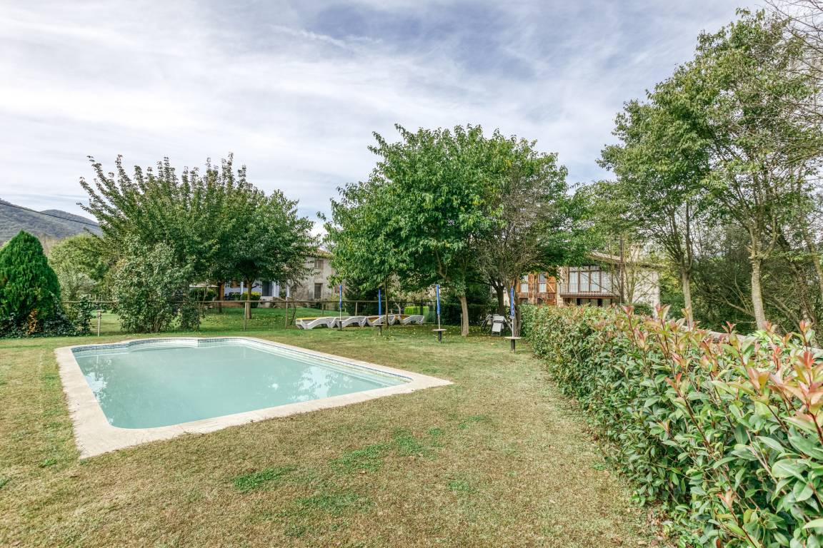 75 M² Casa ∙ 2 Habitaciones ∙ 5 Huéspedes - Olot