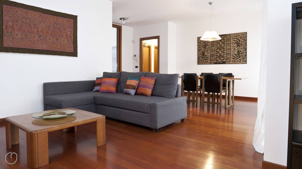120 M² Apartment ∙ 2 Bedrooms ∙ 4 Guests - Monza