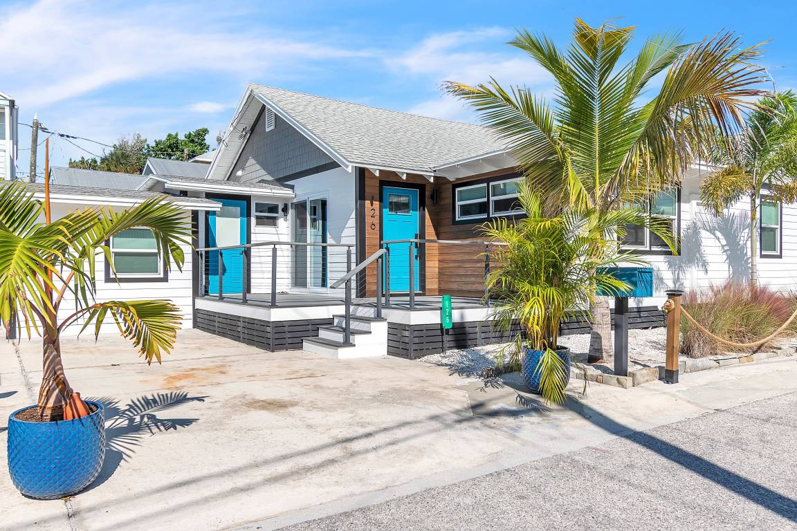 156 M² House ∙ 3 Bedrooms ∙ 8 Guests - St. Pete Beach, FL
