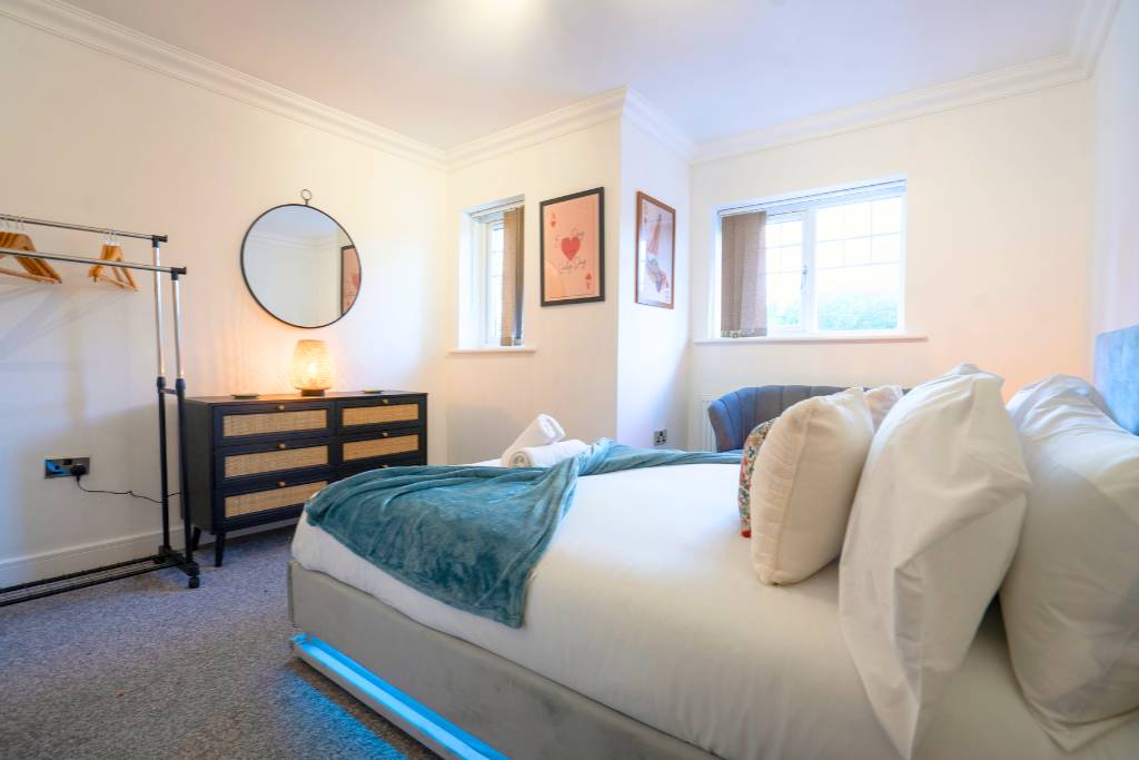 House ∙ 5 Bedrooms ∙ 10 Guests - Birmingham